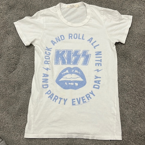 Junk Food Clothing | Tops | 32 Junk Food Kiss Graphic Tshirt | Poshmark
